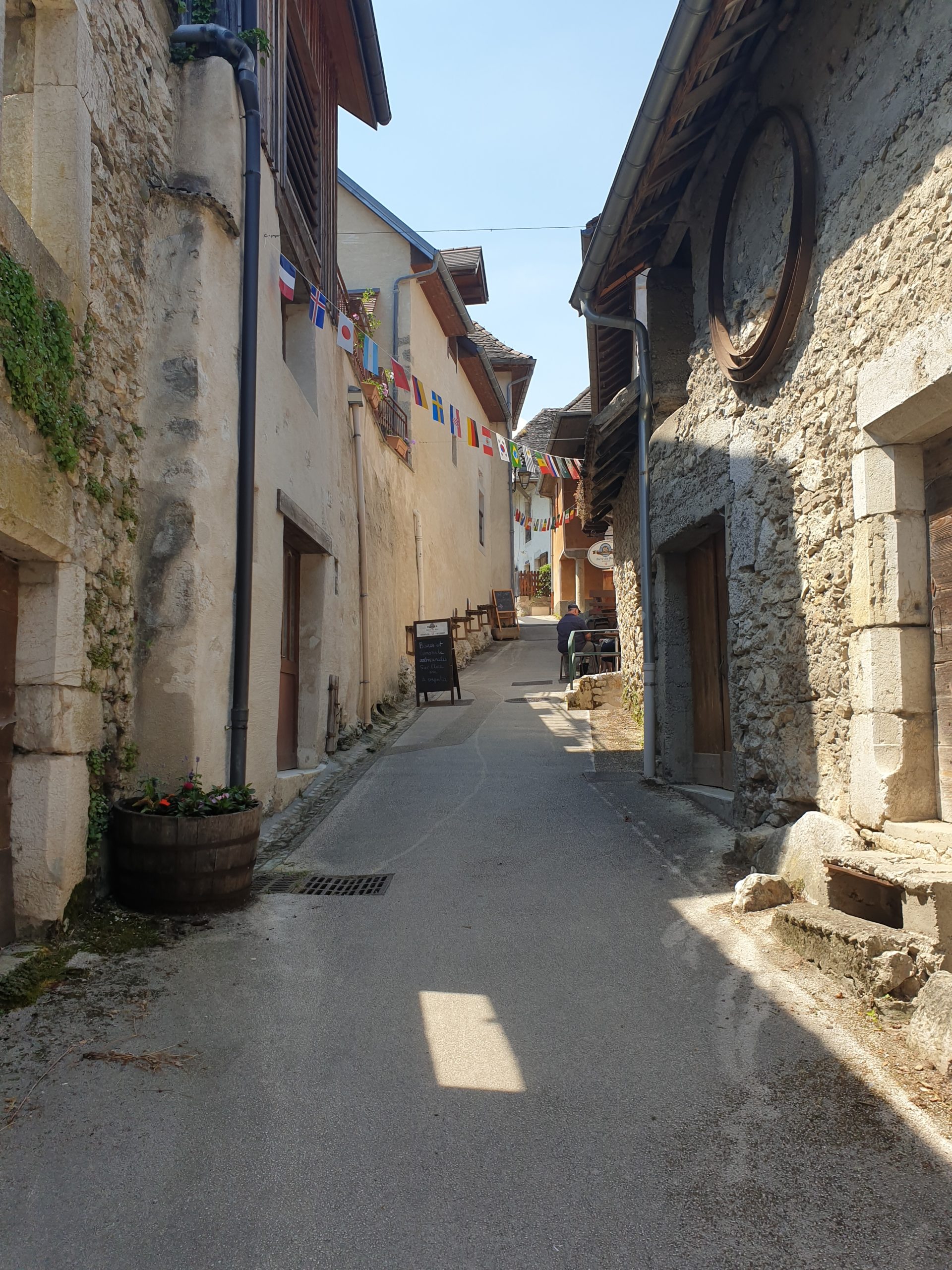 Chanaz village Savoie promenade bateau canal saviere